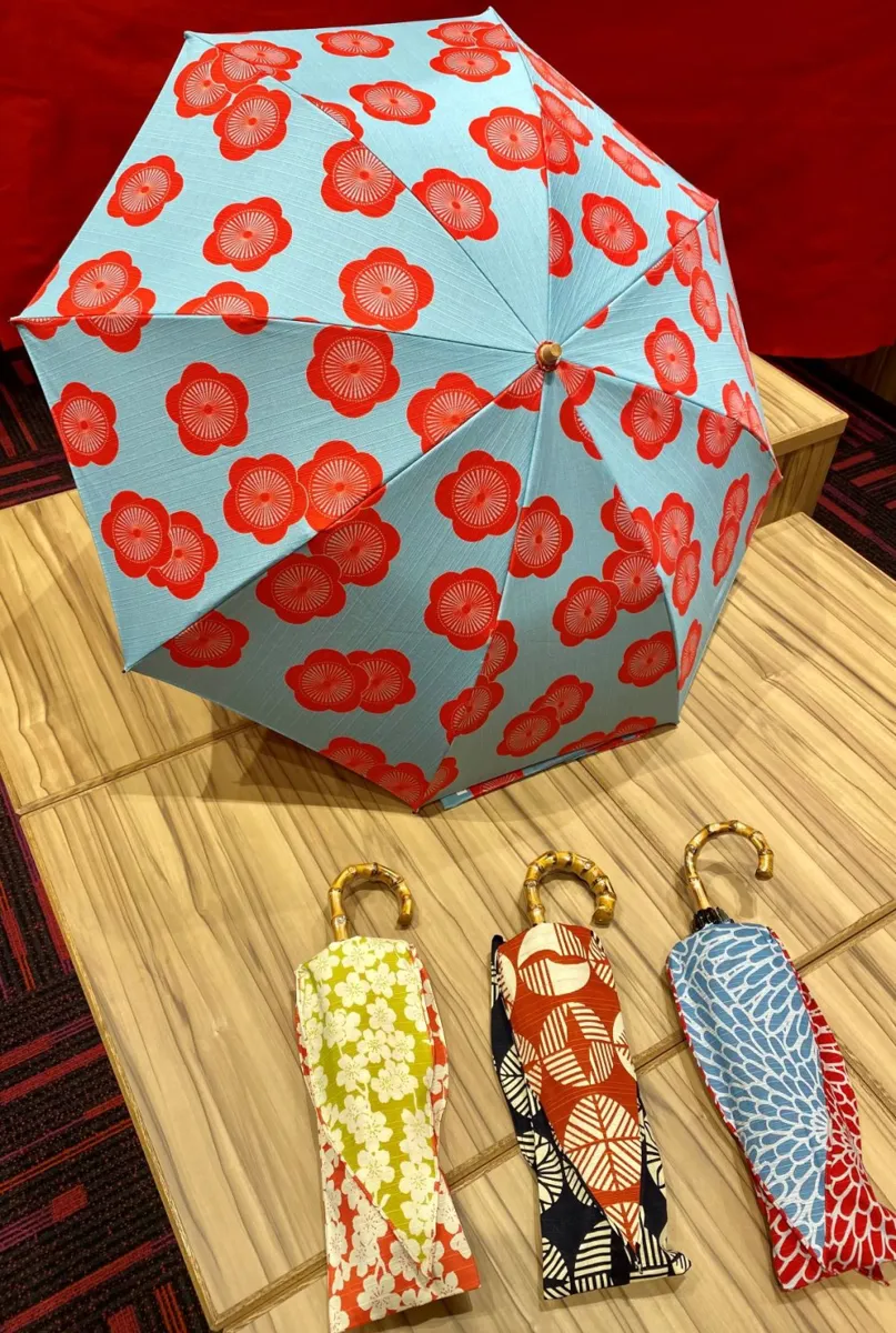 A new design of umbrella from Komiya Shoten is now available at the Tokyo Chuo City Tourist ...